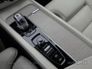 Melns Volvo XC60 2019 Pērnava, ar dzinēja tilpumu 2.00 L un nobraukumu 126 tūkst. km par 31900 €, foto 24 vietnē AUTOMOTO.COM.LV