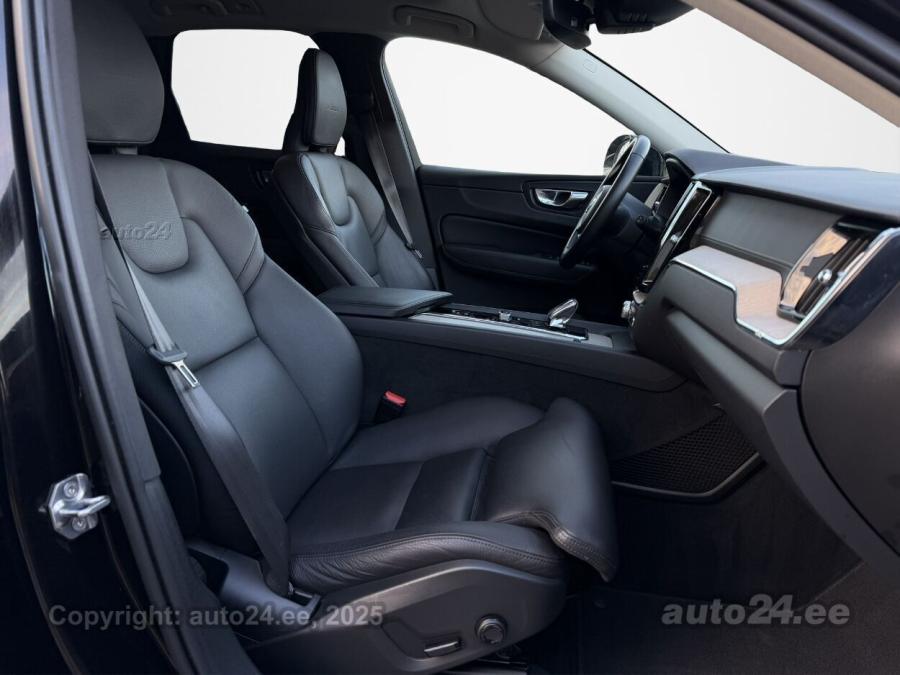 Melns Volvo XC60 2020 Pērnava, ar dzinēja tilpumu 2.00 L un nobraukumu 120 tūkst. km par 29900 €, foto 7 vietnē AUTOMOTO.COM.LV