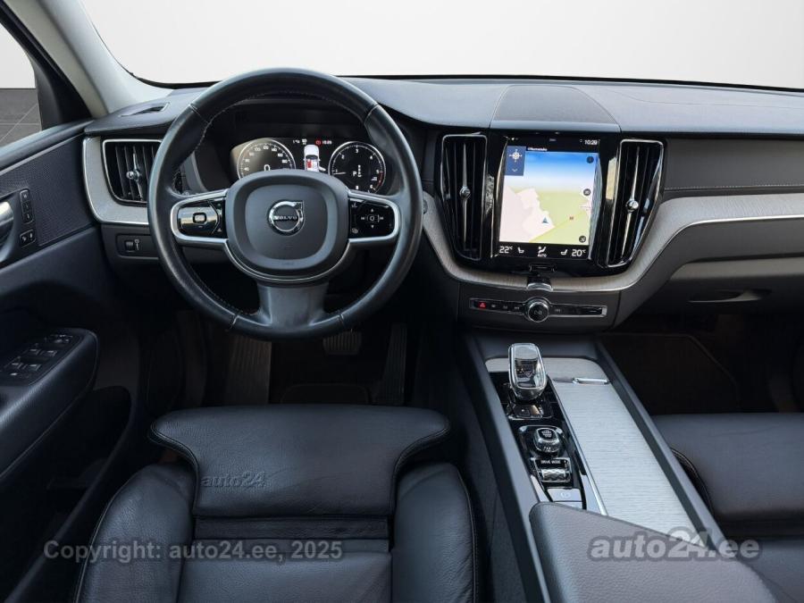 Melns Volvo XC60 2020 Pērnava, ar dzinēja tilpumu 2.00 L un nobraukumu 120 tūkst. km par 29900 €, foto 9 vietnē AUTOMOTO.COM.LV