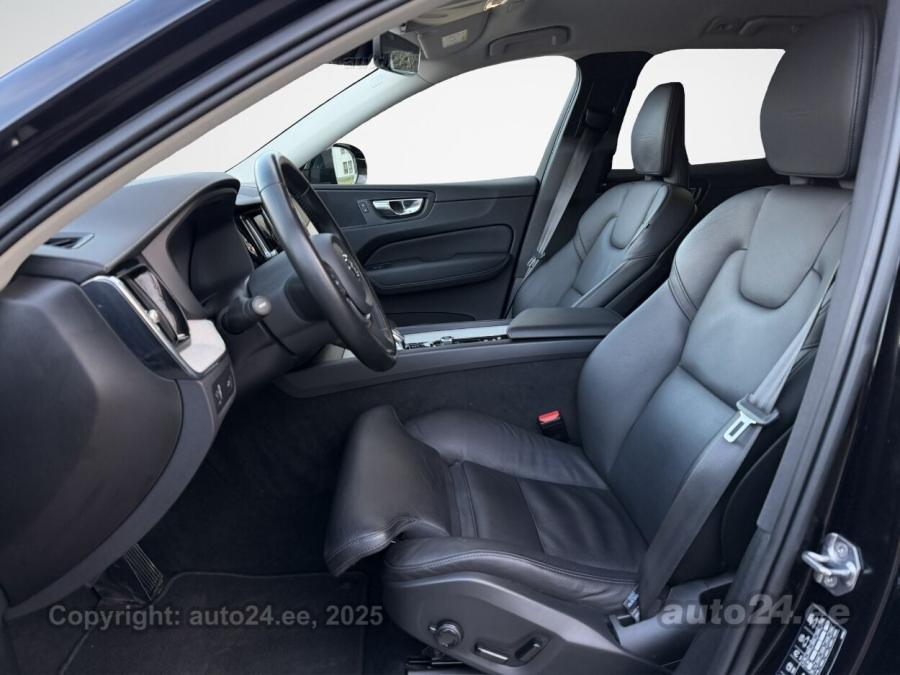 Melns Volvo XC60 2020 Pērnava, ar dzinēja tilpumu 2.00 L un nobraukumu 120 tūkst. km par 29900 €, foto 11 vietnē AUTOMOTO.COM.LV