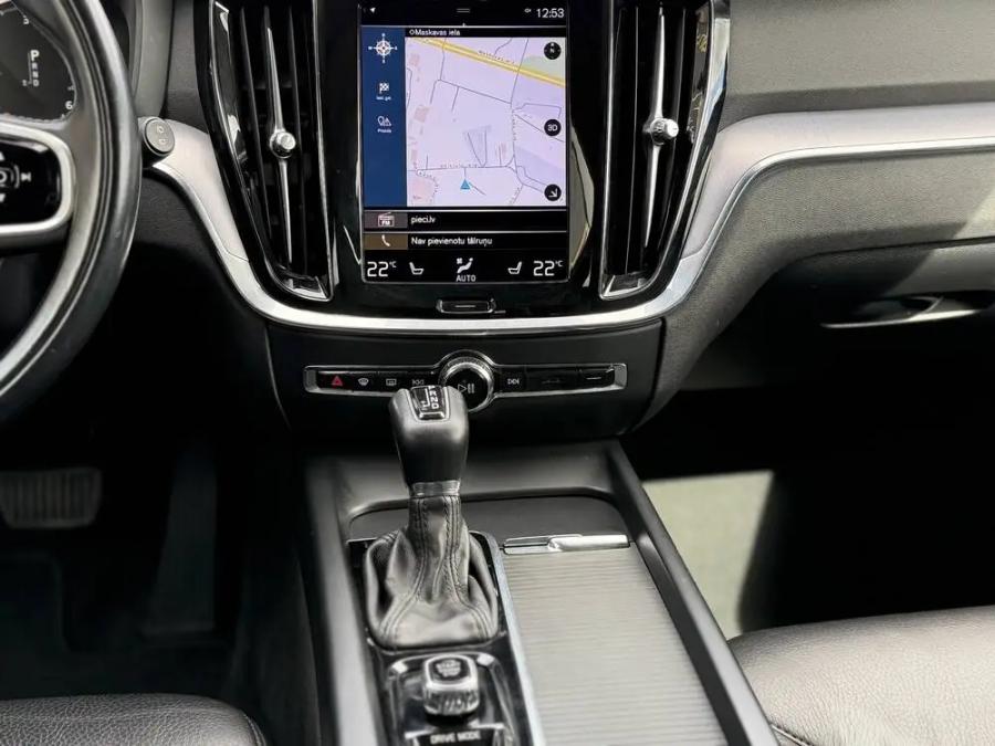Black Volvo XC60 2020 in Riga, with an engine capacity of 2.00 L and mileage of 181 thousand km for 12900 €, photo 12 on AUTOMOTO.COM.LV