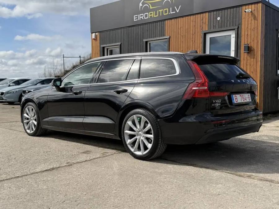 Black Volvo XC60 2020 in Riga, with an engine capacity of 2.00 L and mileage of 181 thousand km for 12900 €, photo 26 on AUTOMOTO.COM.LV