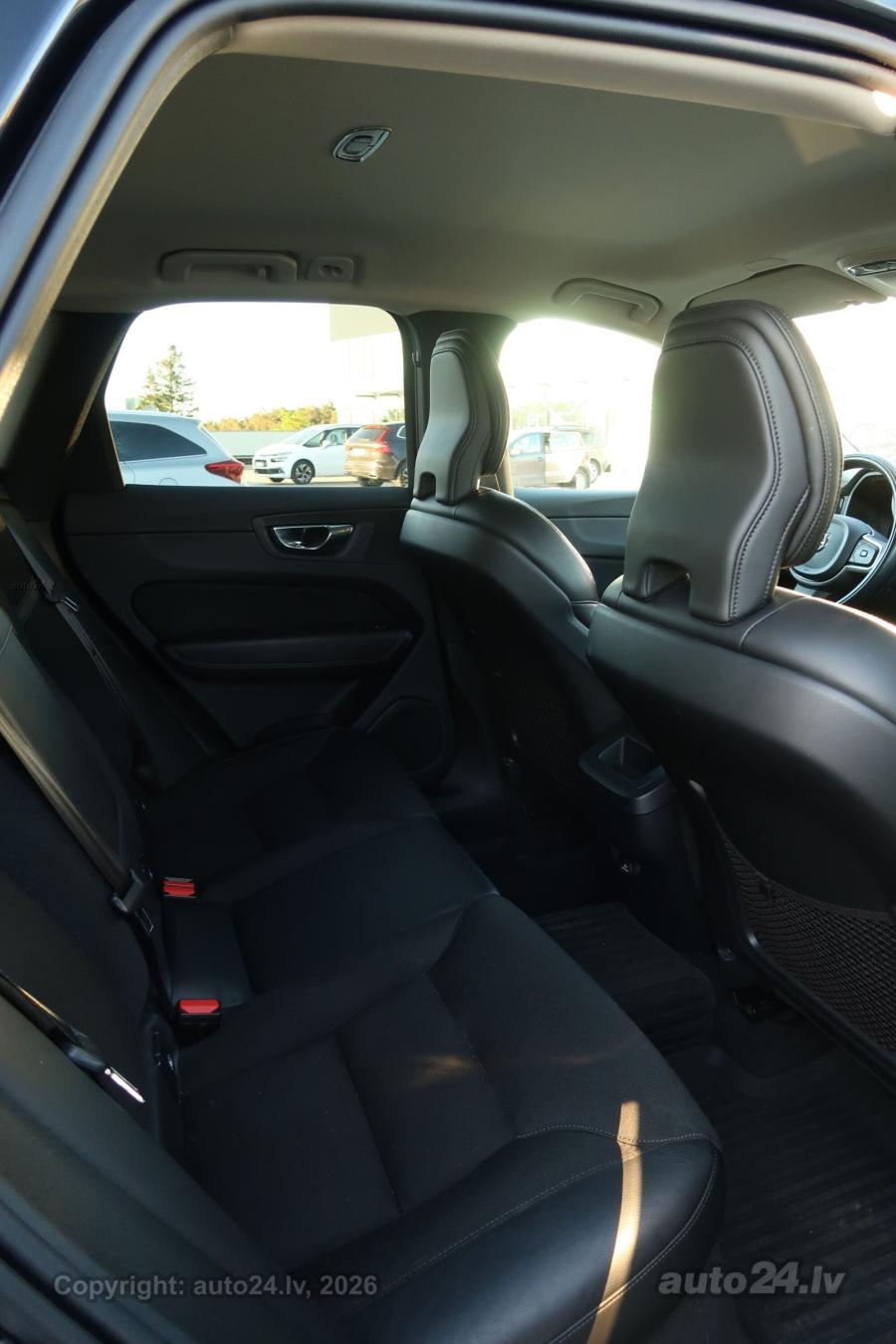 Melns Volvo XC60 2020 Tallina, ar dzinēja tilpumu 2.00 L un nobraukumu 93 tūkst. km par 30500 €, foto 15 vietnē AUTOMOTO.COM.LV