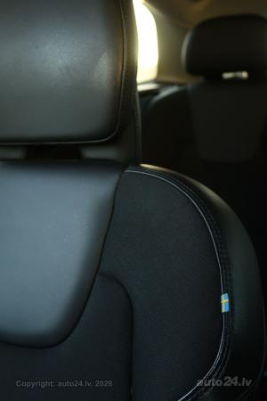 Melns Volvo XC60 2020 Tallina, ar dzinēja tilpumu 2.00 L un nobraukumu 93 tūkst. km par 30500 €, foto 19 vietnē AUTOMOTO.COM.LV
