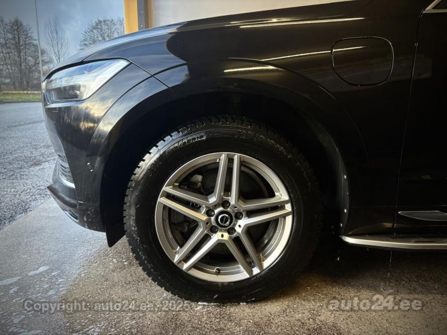 Melns Volvo XC60 2021 Tallina, ar dzinēja tilpumu 2.00 L un nobraukumu 80 tūkst. km par 45250 €, foto 27 vietnē AUTOMOTO.COM.LV