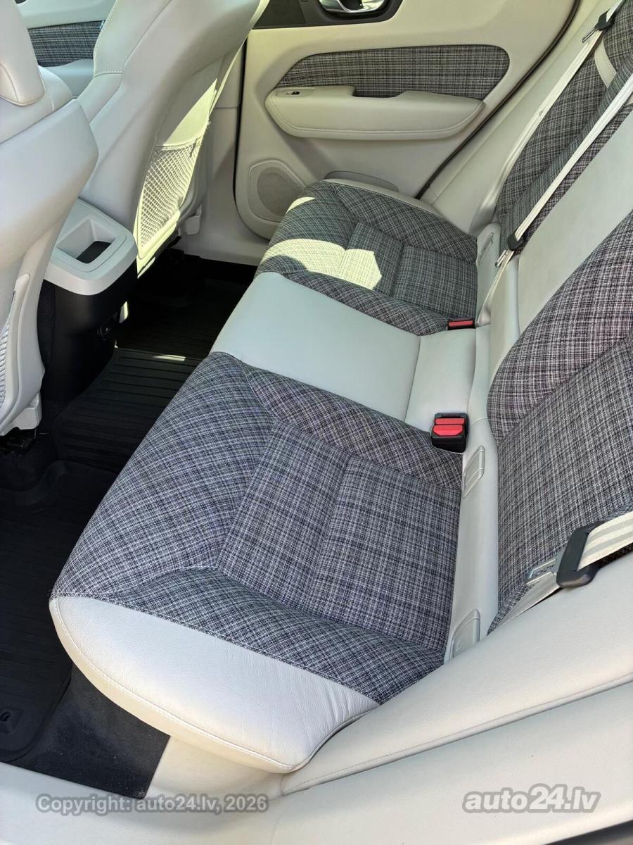 Melns Volvo XC60 2021 Pērnava, ar dzinēja tilpumu 2.00 L un nobraukumu 77 tūkst. km par 27900 €, foto 13 vietnē AUTOMOTO.COM.LV