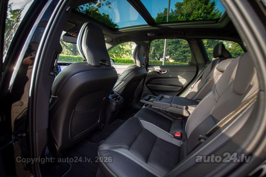 Black Volvo XC60 2021 in Tallinn, with an engine capacity of 2.00 L and mileage of 151 thousand km for 29749 €, photo 10 on AUTOMOTO.COM.LV