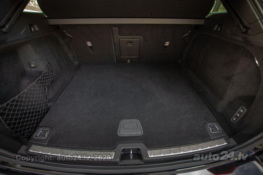 Black Volvo XC60 2021 in Tallinn, with an engine capacity of 2.00 L and mileage of 151 thousand km for 29749 €, photo 12 on AUTOMOTO.COM.LV