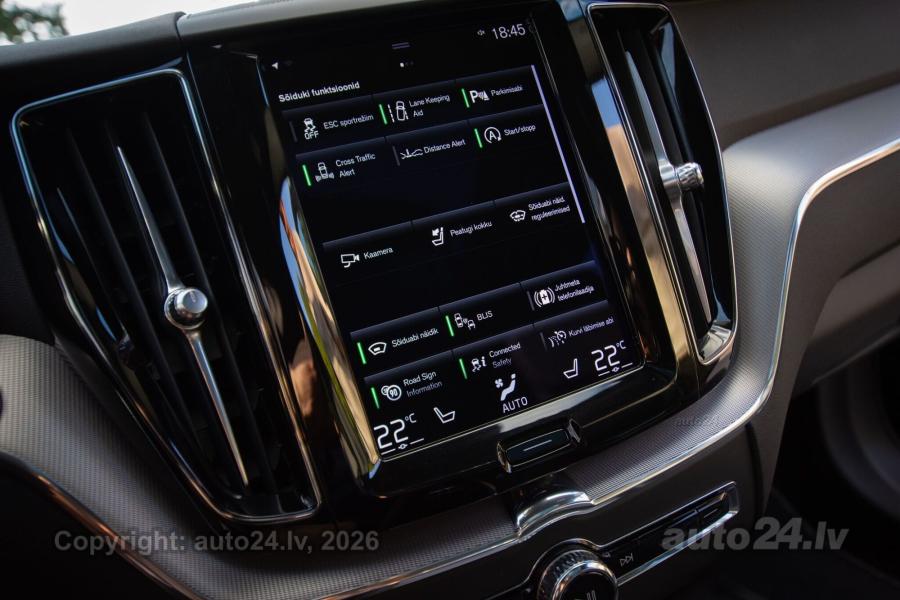 Black Volvo XC60 2021 in Tallinn, with an engine capacity of 2.00 L and mileage of 151 thousand km for 29749 €, photo 18 on AUTOMOTO.COM.LV