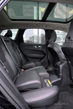 Black Volvo XC60 2022 in Tallinn, with an engine capacity of 2.00 L and mileage of 128 thousand km for 34890 €, photo 12 on AUTOMOTO.COM.LV