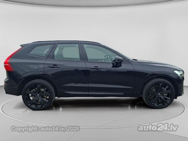 Melns Volvo XC60 2024 Tallina, ar dzinēja tilpumu 2.00 L un nobraukumu 31 tūkst. km par 57990 €, foto 2 vietnē AUTOMOTO.COM.LV