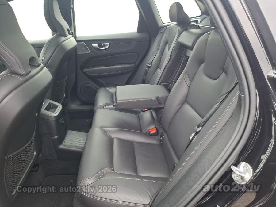 Melns Volvo XC60 2024 Tallina, ar dzinēja tilpumu 2.00 L un nobraukumu 31 tūkst. km par 57990 €, foto 13 vietnē AUTOMOTO.COM.LV