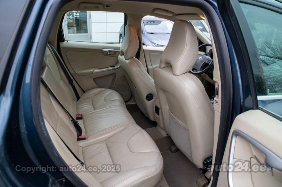 Zils Volvo XC60 2008 Tallina, ar dzinēja tilpumu 2.40 L un nobraukumu 182 tūkst. km par 7900 €, foto 12 vietnē AUTOMOTO.COM.LV