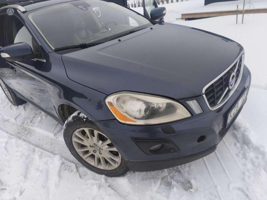 Zils Volvo XC60 2008 Šauļi, ar dzinēja tilpumu 2.40 L un nobraukumu 304 tūkst. km par 5500 €, foto 6 vietnē AUTOMOTO.COM.LV