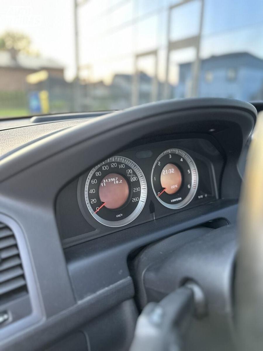 Zils Volvo XC60 2008 Kauņa, ar dzinēja tilpumu 2.40 L un nobraukumu 314 tūkst. km par 5600 €, foto 20 vietnē AUTOMOTO.COM.LV