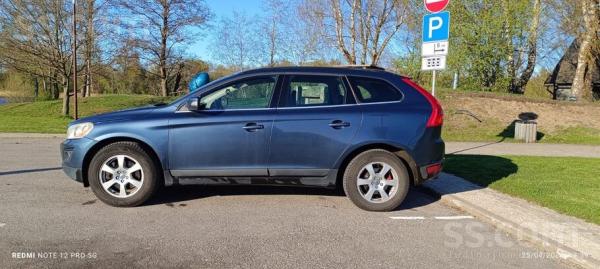 Blue Volvo XC60 2009 in Riga, with an engine capacity of 2.40 L and mileage of 284 thousand km for 8200 €, photo 8 on AUTOMOTO.COM.LV