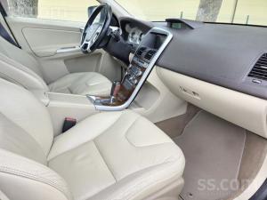 Zils Volvo XC60 2009 Rīga, ar dzinēja tilpumu 2.40 L un nobraukumu 284 tūkst. km par 10970 €, foto 8 vietnē AUTOMOTO.COM.LV