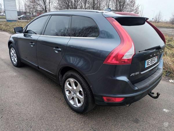 Zils Volvo XC60 2009 Panevēža, ar dzinēja tilpumu 2.40 L un nobraukumu 271 tūkst. km par 7100 €, foto 5 vietnē AUTOMOTO.COM.LV