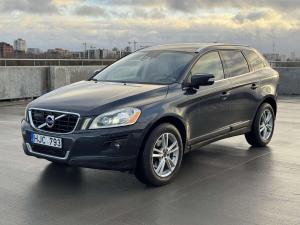Zils Volvo XC60 2009 Viļņa, ar dzinēja tilpumu 2.40 L un nobraukumu 375 tūkst. km par 6500 €, foto  vietnē AUTOMOTO.COM.LV