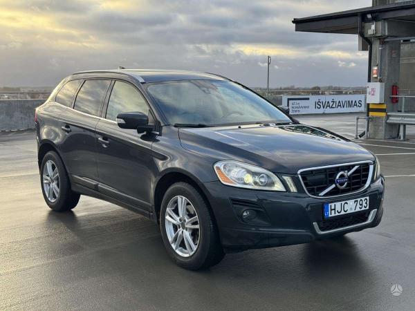 Zils Volvo XC60 2009 Viļņa, ar dzinēja tilpumu 2.40 L un nobraukumu 375 tūkst. km par 6500 €, foto 2 vietnē AUTOMOTO.COM.LV