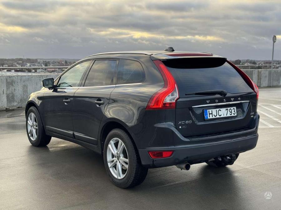 Zils Volvo XC60 2009 Viļņa, ar dzinēja tilpumu 2.40 L un nobraukumu 375 tūkst. km par 6500 €, foto 3 vietnē AUTOMOTO.COM.LV