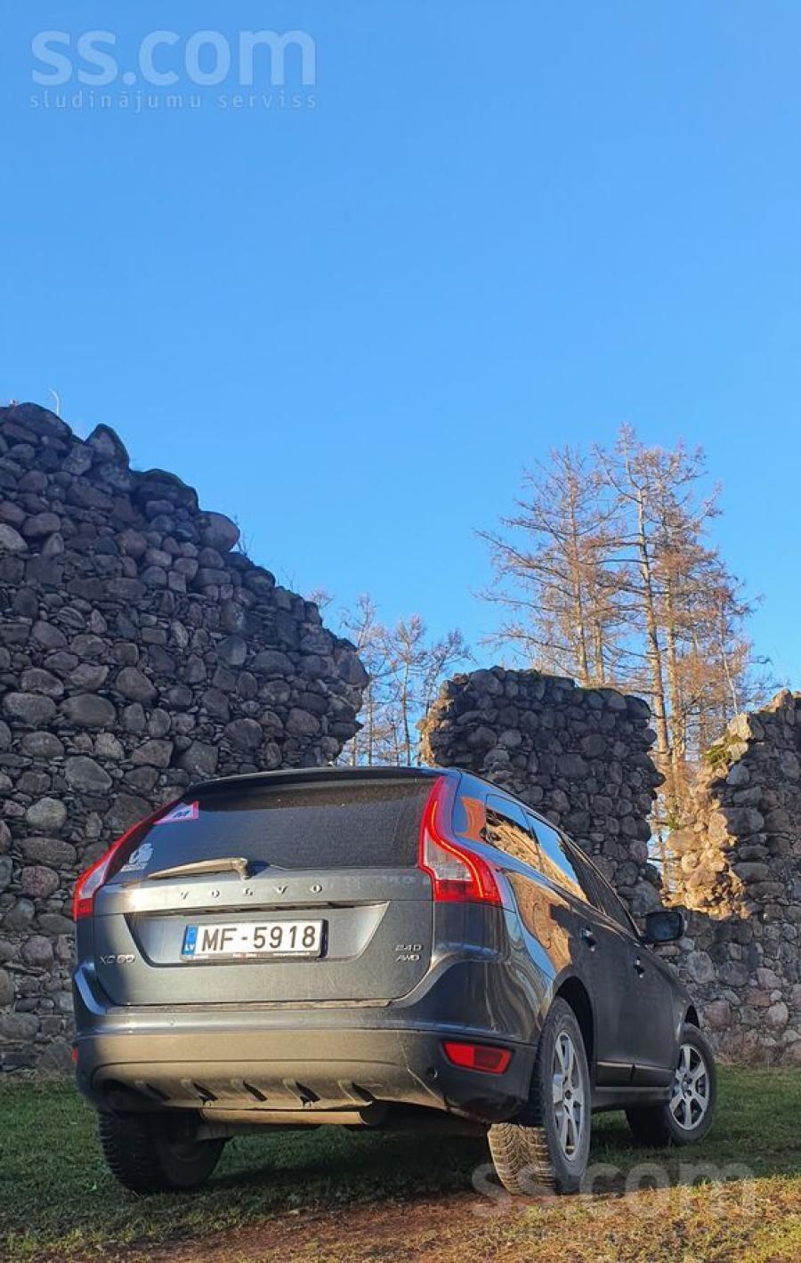 Zils Volvo XC60 2009 Valka, ar dzinēja tilpumu 2.40 L un nobraukumu 243 tūkst. km par 7300 €, foto 1 vietnē AUTOMOTO.COM.LV