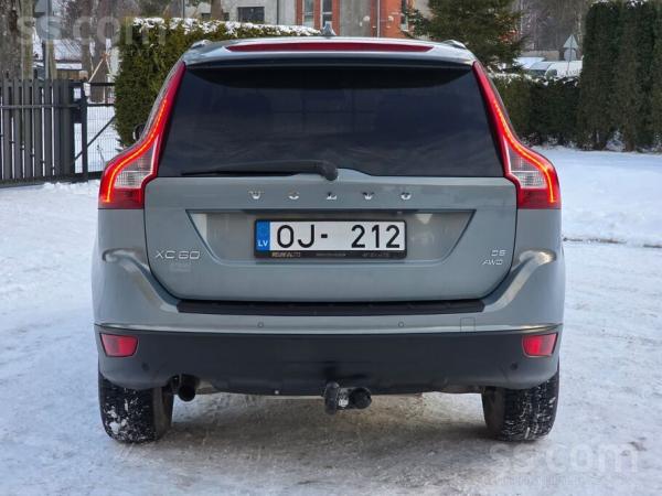 Zils Volvo XC60 2009 Rīga, ar dzinēja tilpumu 2.40 L un nobraukumu 0 tūkst. km par 8350 €, foto 4 vietnē AUTOMOTO.COM.LV