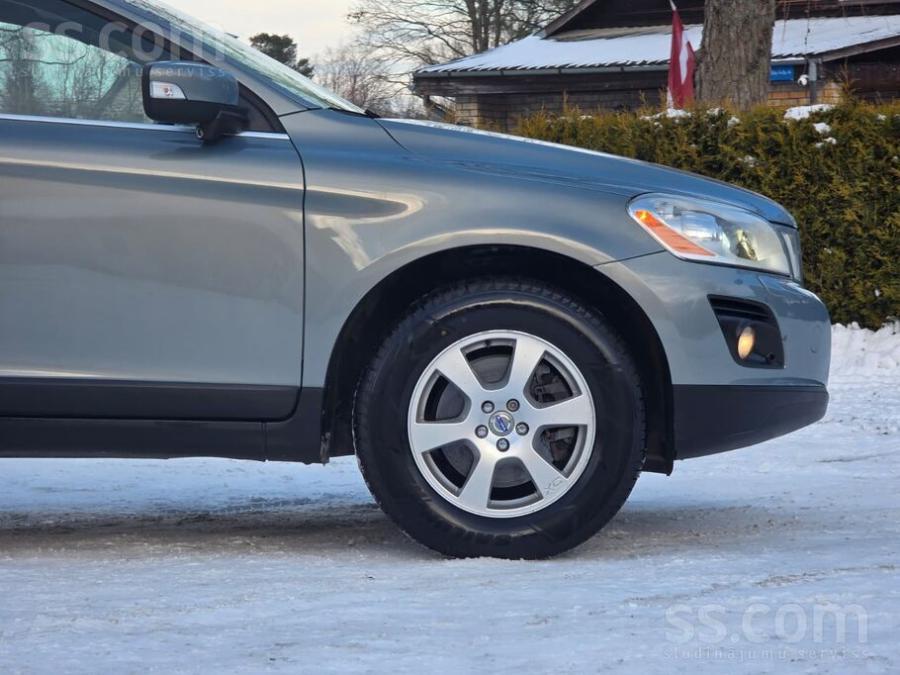 Blue Volvo XC60 2009 in Riga, with an engine capacity of 2.40 L and mileage of 0 thousand km for 8350 €, photo 12 on AUTOMOTO.COM.LV