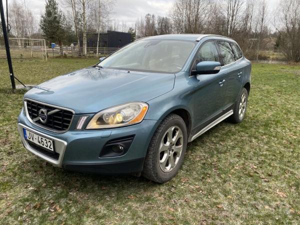 Zils Volvo XC60 2009 Rīga, ar dzinēja tilpumu 2.40 L un nobraukumu 235 tūkst. km par 5450 €, foto 1 vietnē AUTOMOTO.COM.LV