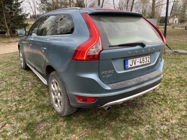 Zils Volvo XC60 2009 Rīga, ar dzinēja tilpumu 2.40 L un nobraukumu 235 tūkst. km par 5450 €, foto 2 vietnē AUTOMOTO.COM.LV
