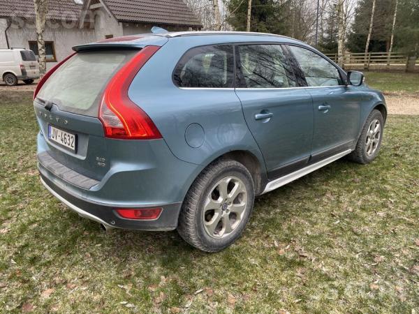 Zils Volvo XC60 2009 Rīga, ar dzinēja tilpumu 2.40 L un nobraukumu 235 tūkst. km par 5450 €, foto 3 vietnē AUTOMOTO.COM.LV