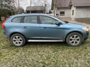 Blue Volvo XC60 2009 in Riga, with an engine capacity of 2.40 L and mileage of 235 thousand km for 5450 €, photo 4 on AUTOMOTO.COM.LV