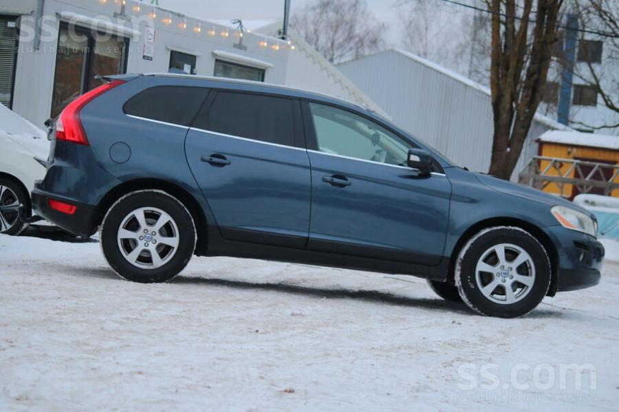 Zils Volvo XC60 2009 Rīga, ar dzinēja tilpumu 2.40 L un nobraukumu 0 tūkst. km par 7690 €, foto 6 vietnē AUTOMOTO.COM.LV