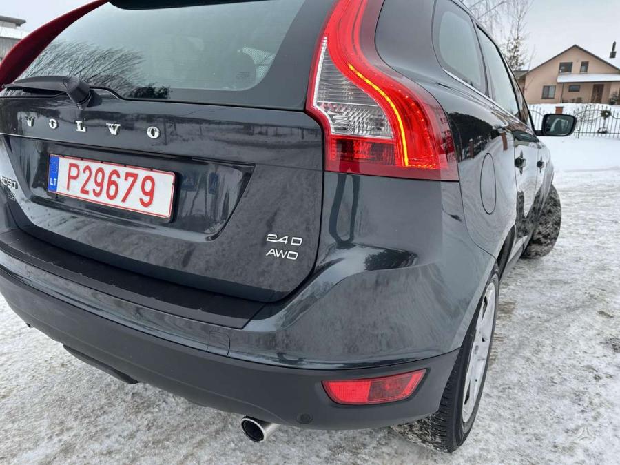 Zils Volvo XC60 2009 Alīta, ar dzinēja tilpumu 2.40 L un nobraukumu 270 tūkst. km par 7950 €, foto 10 vietnē AUTOMOTO.COM.LV