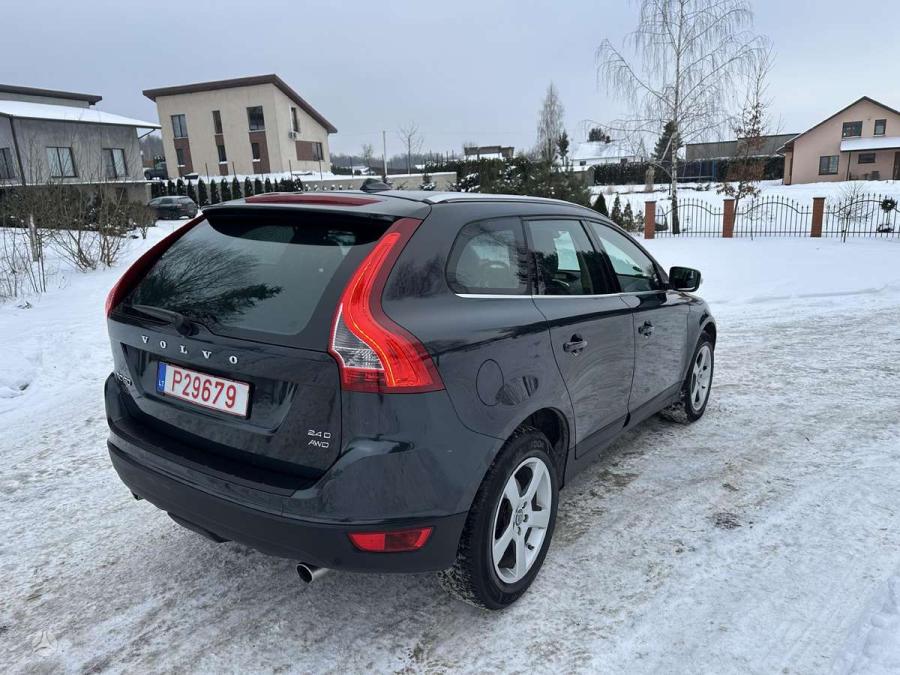 Blue Volvo XC60 2009 in Alytus, with an engine capacity of 2.40 L and mileage of 270 thousand km for 7950 €, photo 6 on AUTOMOTO.COM.LV