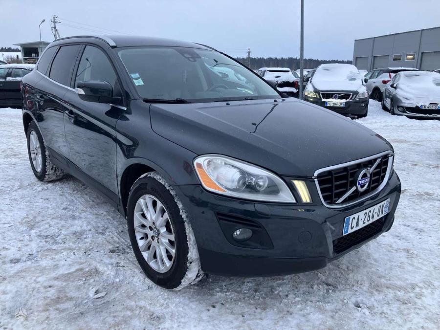 Blue Volvo XC60 2009 in Taurage, with an engine capacity of 2.40 L and mileage of 290 thousand km for 5900 €, photo 8 on AUTOMOTO.COM.LV
