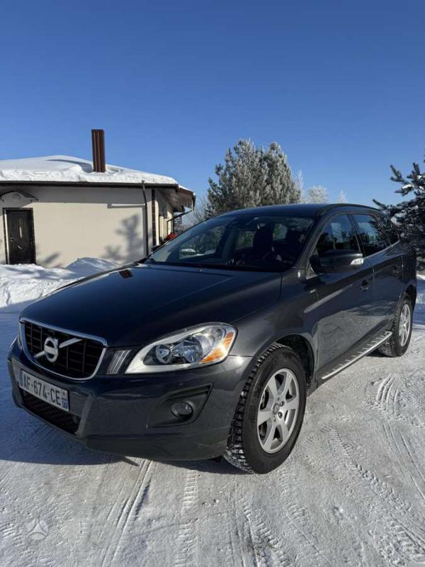 Zils Volvo XC60 2009 Viļņa, ar dzinēja tilpumu 2.40 L un nobraukumu 346 tūkst. km par 6450 €, foto 2 vietnē AUTOMOTO.COM.LV