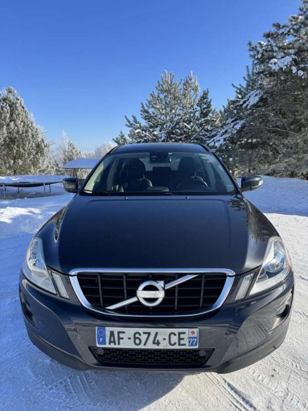 Zils Volvo XC60 2009 Viļņa, ar dzinēja tilpumu 2.40 L un nobraukumu 346 tūkst. km par 6450 €, foto 4 vietnē AUTOMOTO.COM.LV