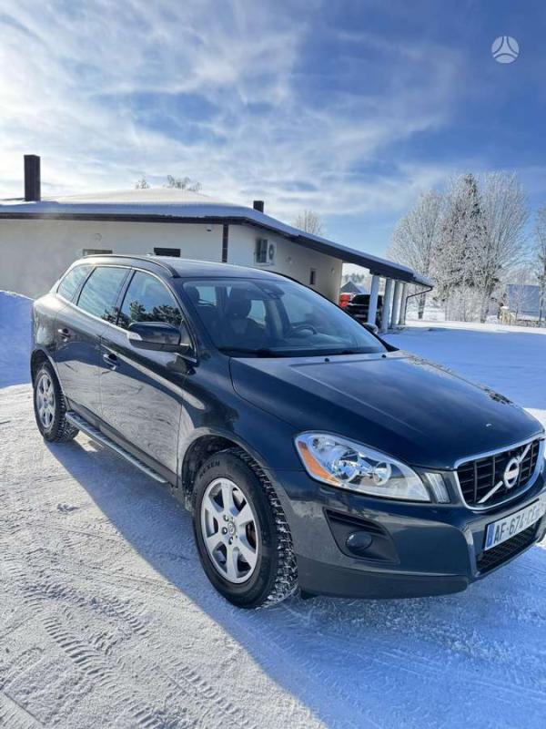 Zils Volvo XC60 2009 Viļņa, ar dzinēja tilpumu 2.40 L un nobraukumu 346 tūkst. km par 6450 €, foto 5 vietnē AUTOMOTO.COM.LV