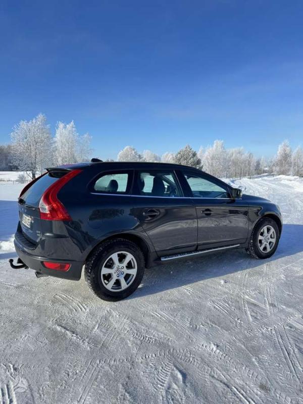 Zils Volvo XC60 2009 Viļņa, ar dzinēja tilpumu 2.40 L un nobraukumu 346 tūkst. km par 6450 €, foto 7 vietnē AUTOMOTO.COM.LV