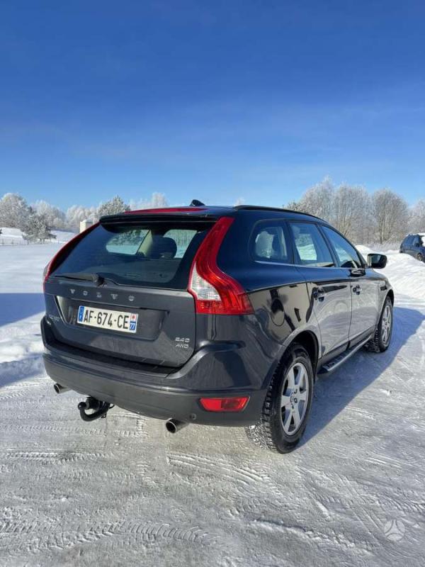 Zils Volvo XC60 2009 Viļņa, ar dzinēja tilpumu 2.40 L un nobraukumu 346 tūkst. km par 6450 €, foto 9 vietnē AUTOMOTO.COM.LV