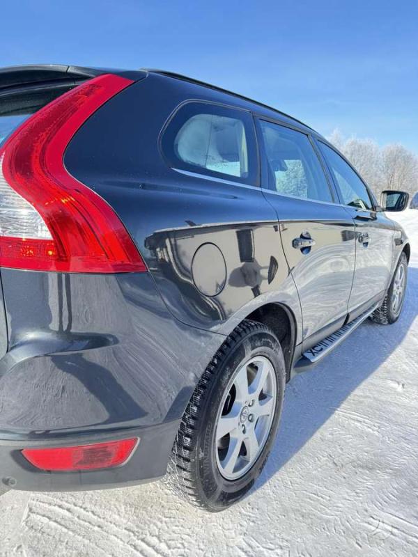 Zils Volvo XC60 2009 Viļņa, ar dzinēja tilpumu 2.40 L un nobraukumu 346 tūkst. km par 6450 €, foto 10 vietnē AUTOMOTO.COM.LV