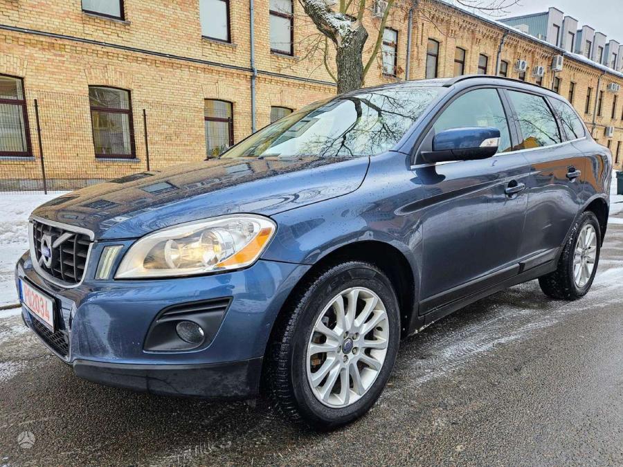 Zils Volvo XC60 2009 Viļņa, ar dzinēja tilpumu 2.40 L un nobraukumu 309 tūkst. km par 6250 €, foto 2 vietnē AUTOMOTO.COM.LV