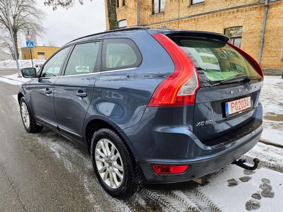 Zils Volvo XC60 2009 Viļņa, ar dzinēja tilpumu 2.40 L un nobraukumu 309 tūkst. km par 6250 €, foto 4 vietnē AUTOMOTO.COM.LV