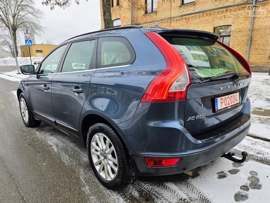 Blue Volvo XC60 2009 in Vilnius, with an engine capacity of 2.40 L and mileage of 309 thousand km for 6250 €, photo 4 on AUTOMOTO.COM.LV