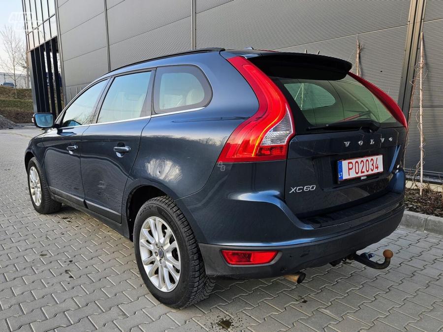 Blue Volvo XC60 2009 in Vilnius, with an engine capacity of 2.40 L and mileage of 309 thousand km for 5950 €, photo 3 on AUTOMOTO.COM.LV
