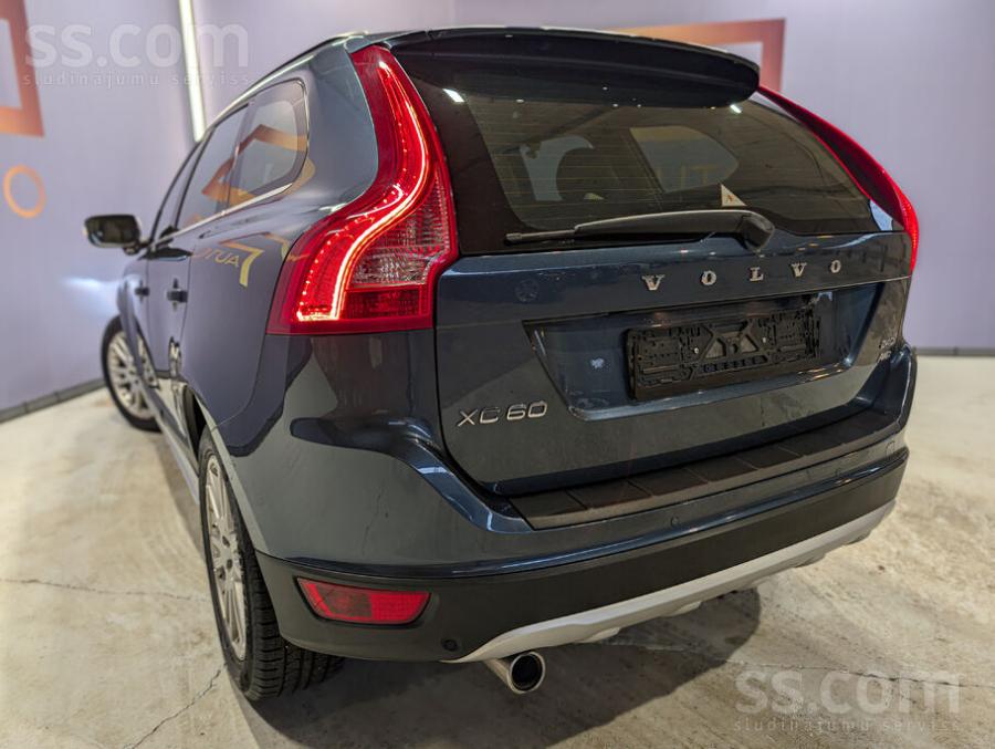 Zils Volvo XC60 2009 Jūrmala, ar dzinēja tilpumu 2.40 L un nobraukumu 270 tūkst. km par 9450 €, foto 10 vietnē AUTOMOTO.COM.LV