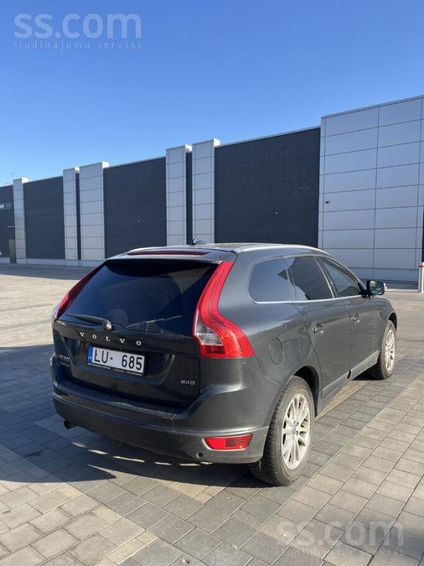 Zils Volvo XC60 2009 Rīga, ar dzinēja tilpumu 2.40 L un nobraukumu 416 tūkst. km par 4990 €, foto 1 vietnē AUTOMOTO.COM.LV