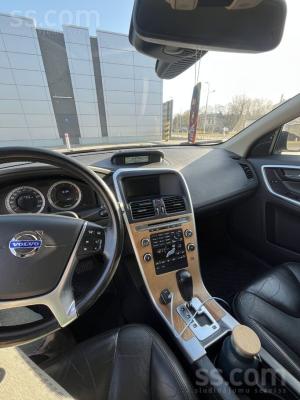 Zils Volvo XC60 2009 Rīga, ar dzinēja tilpumu 2.40 L un nobraukumu 416 tūkst. km par 4990 €, foto 8 vietnē AUTOMOTO.COM.LV