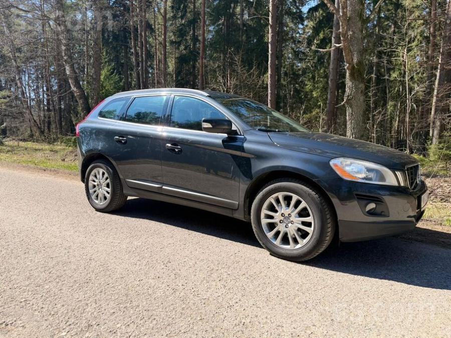 Blue Volvo XC60 2009 in Limbazi, with an engine capacity of 2.40 L and mileage of 338 thousand km for 7200 €, photo 1 on AUTOMOTO.COM.LV